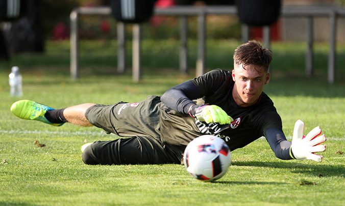 Alessandro Plizzari promovido ao AC Milan aos 16 anos O Mundo Dos ...