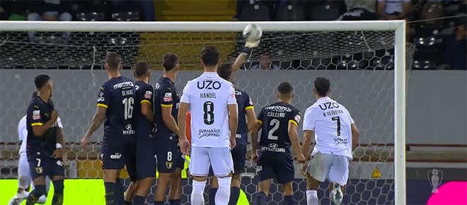 Ivan Zlobin distingue-se em três jogos consecutivos pelo Famalicão na ...